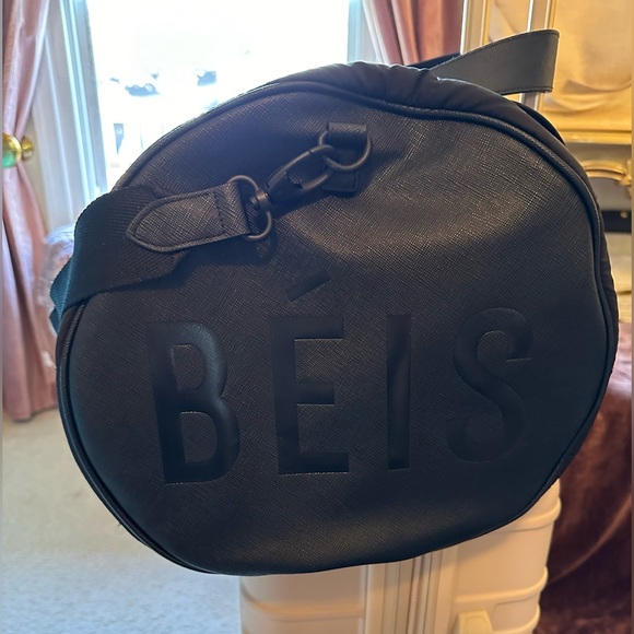 BEIS | Bags | Bis The Puffer Duffle In Black Limited Edition | Poshmark